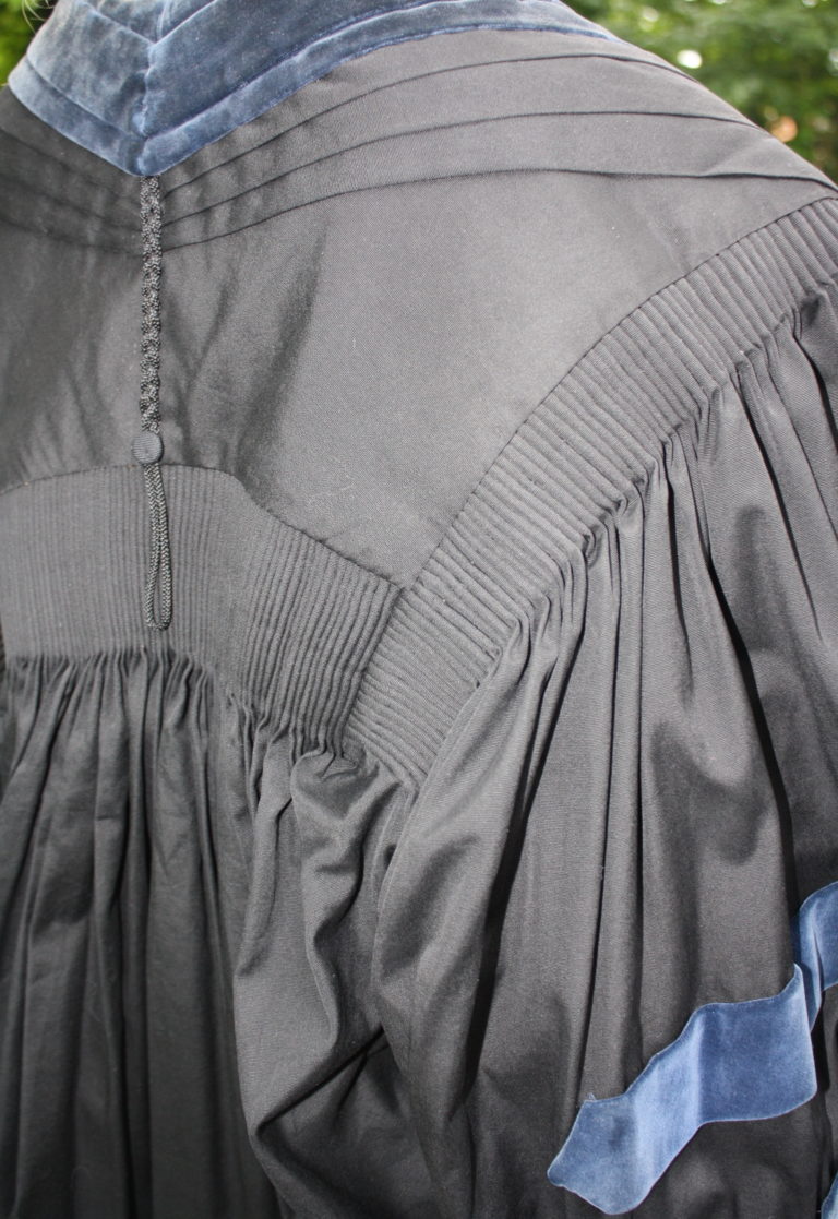 Information About Academic Gowns – The Intercollegiate Registry of ...